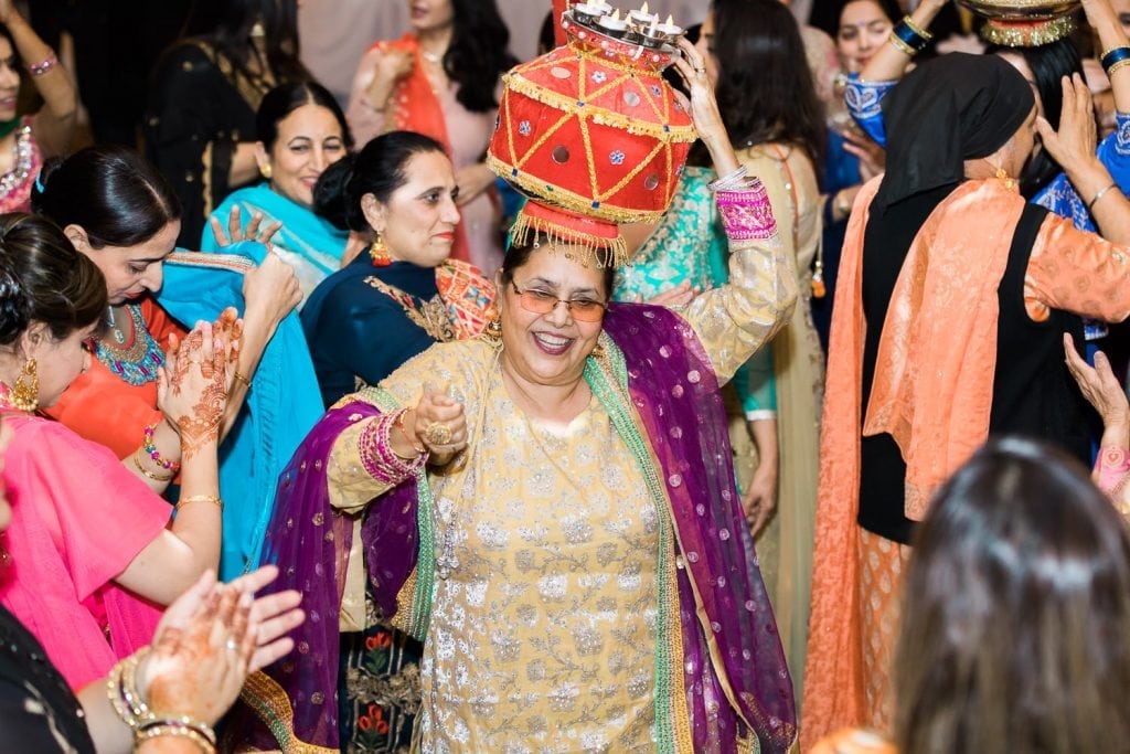 Traditional Indian Maiya and Choora ceremony – Romance Photo Studio